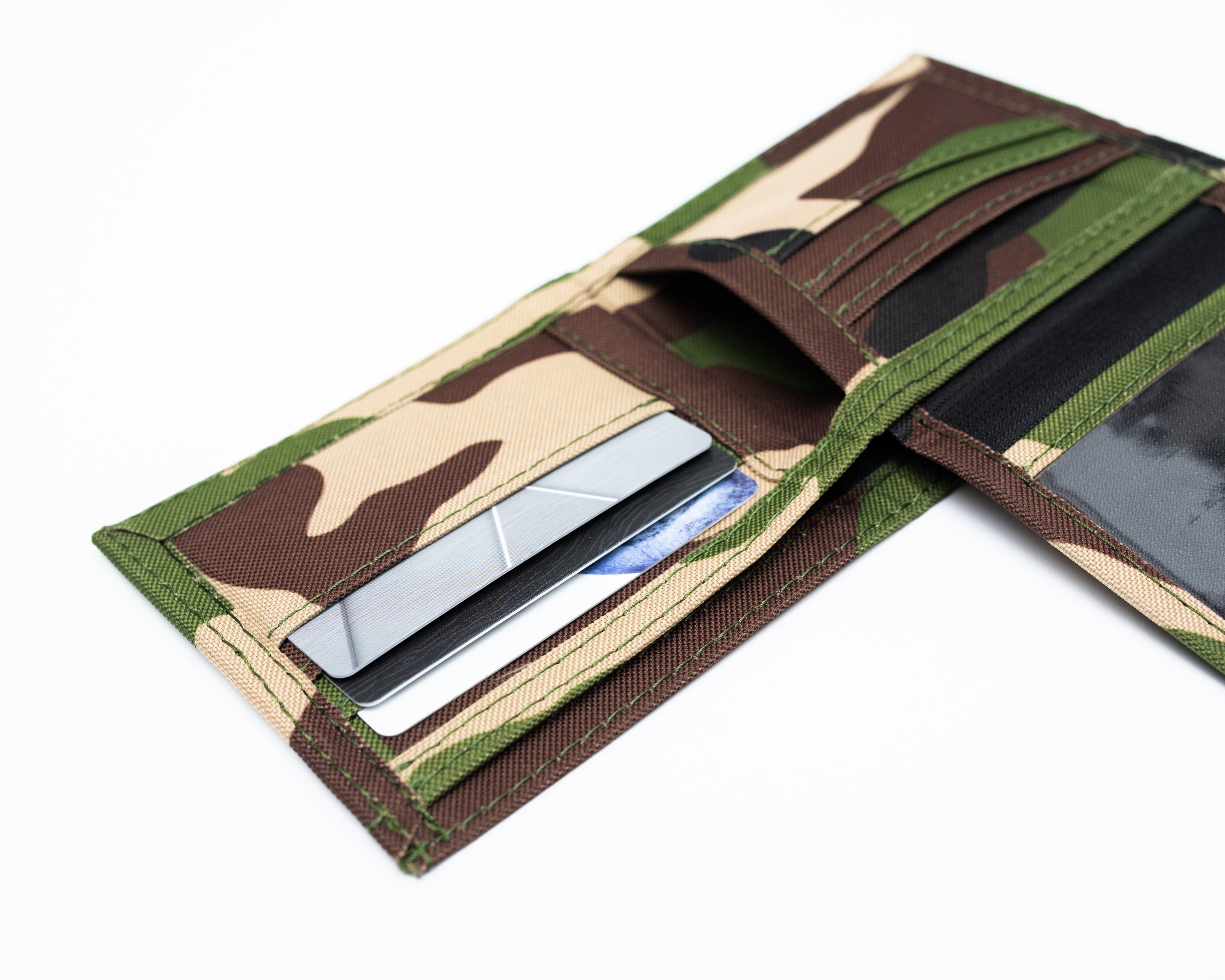 Men's Camo Waterproof Canvas Bi-fold Wallet, Sweat Resistant Men's ...