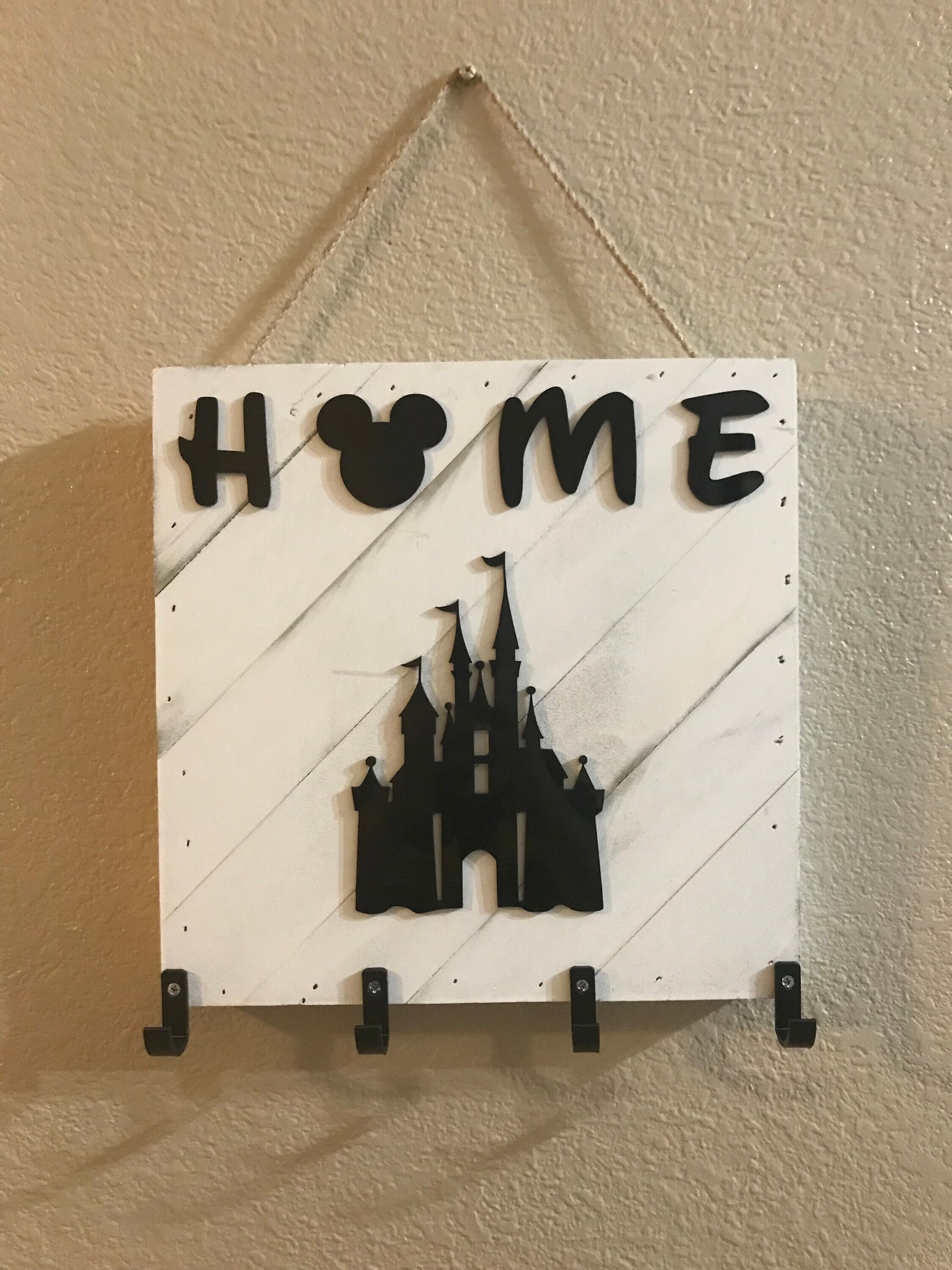 Hooks & Fixtures Storage & Organization Disney Whitewash Pallet Home ...