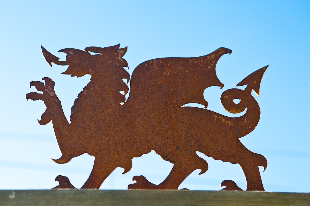 Large Welsh Dragon Fence Topper, Metal Garden Art, Ready to Rust - Etsy UK