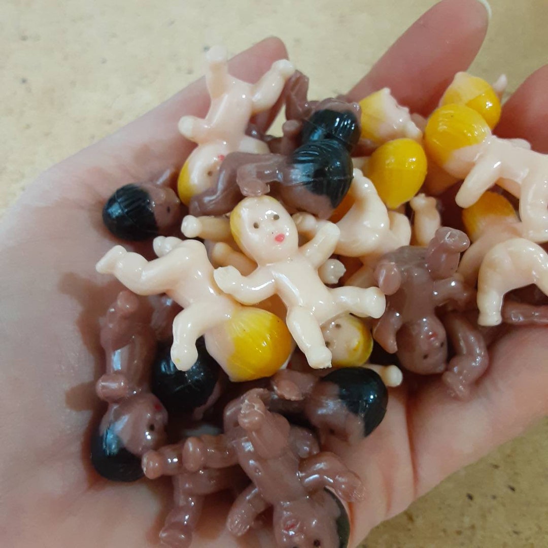 16 Miniature Hard Plastic Babies for Creative Crafting, Fair Light Skin ...