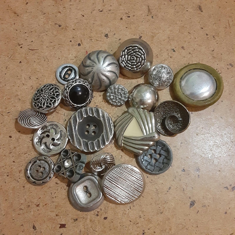 Old Buttons - Etsy