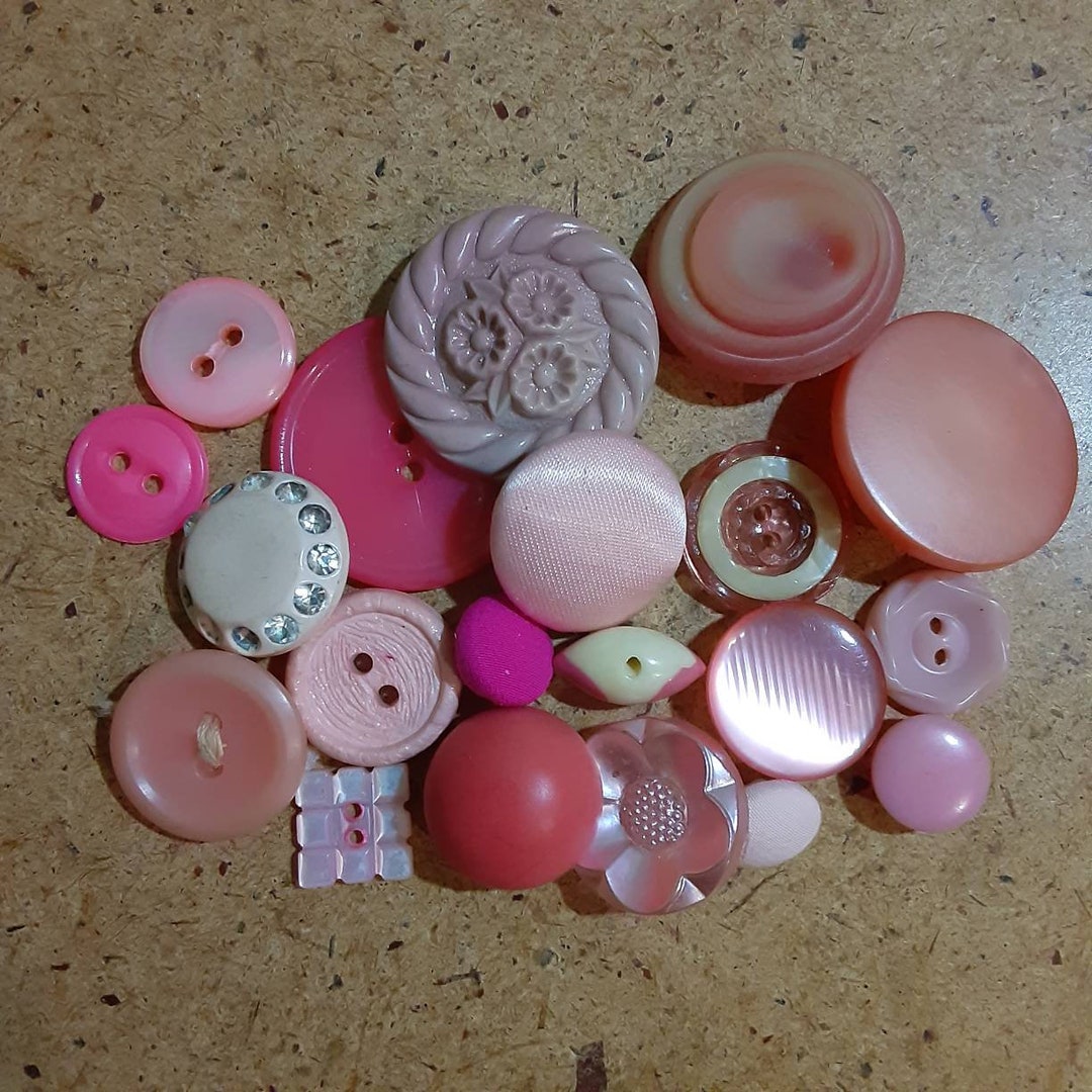 20 Vintage Pink Buttons, Assorted Old Sewing Supplies Notions for Retro ...