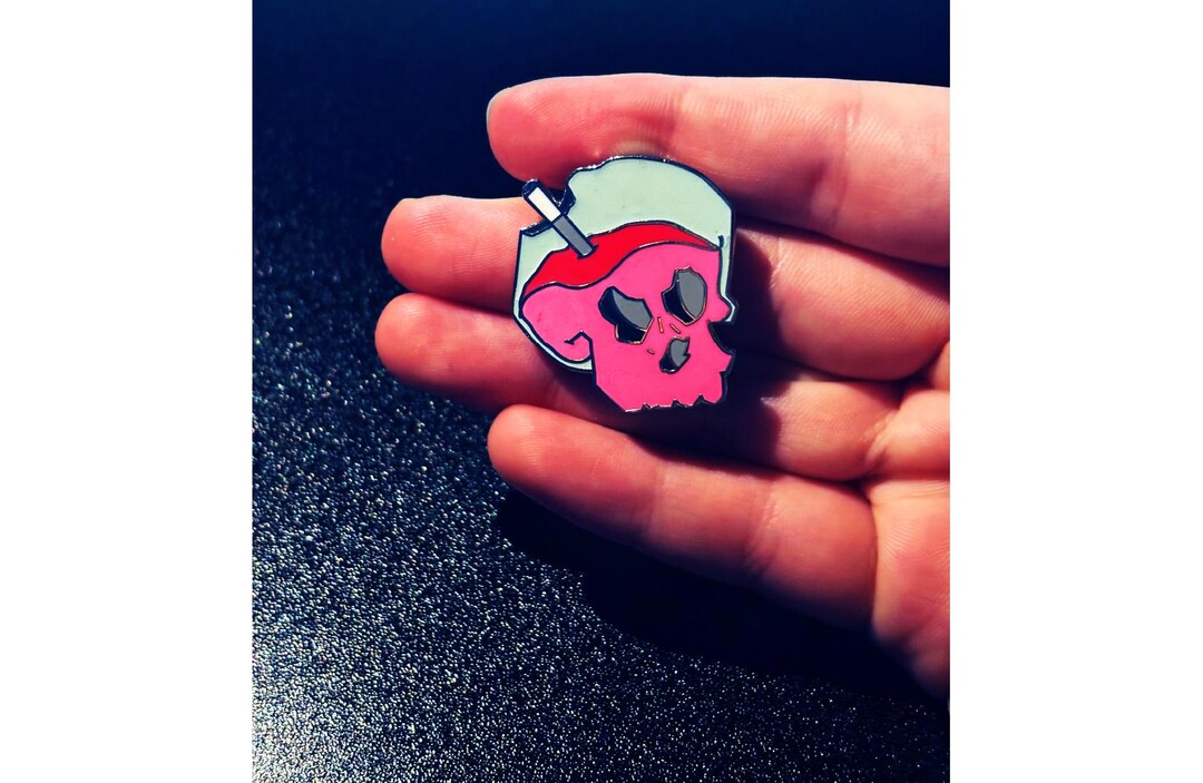 Glow-in-the-dark Skull Enamel Pin | Saber Skull Hard Enamel Badge ...