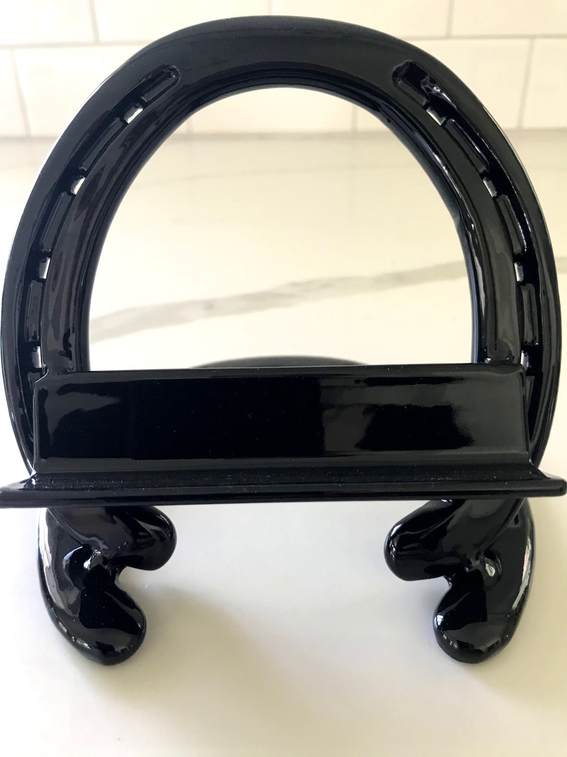 Horseshoe Display Stand at Tracy Sudie blog