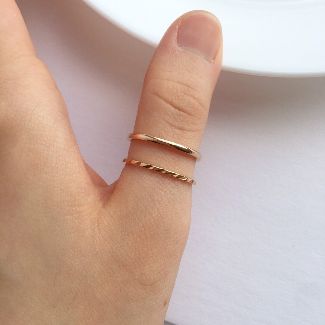 Elegantes anillos midi sencillos de acero chapado en oro rosa - Etsy España