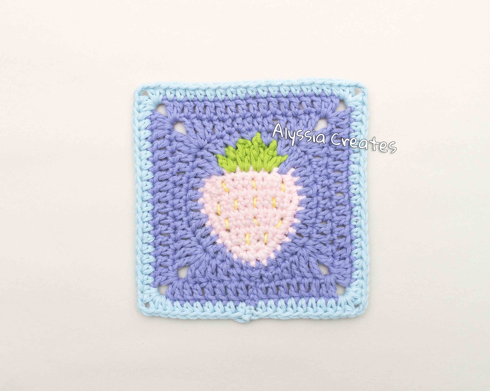 Strawberry Granny Square Crochet PDF PATTERN (english) - Etsy