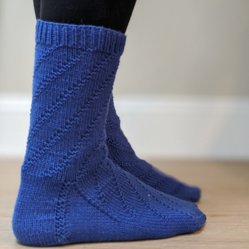 Easy Knit Spiral Socks Pattern - Etsy