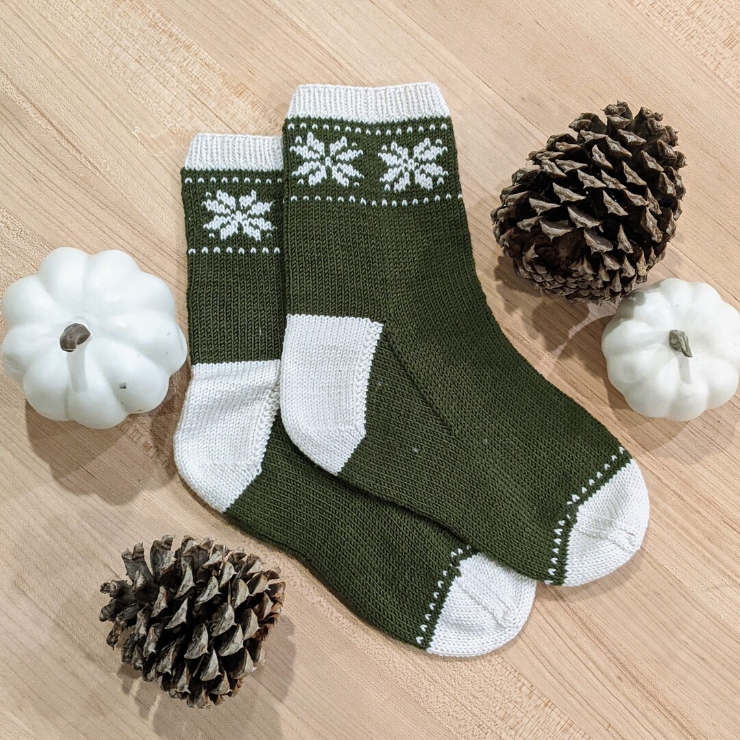 Holiday Snowflake Knit Sock Pattern - Etsy