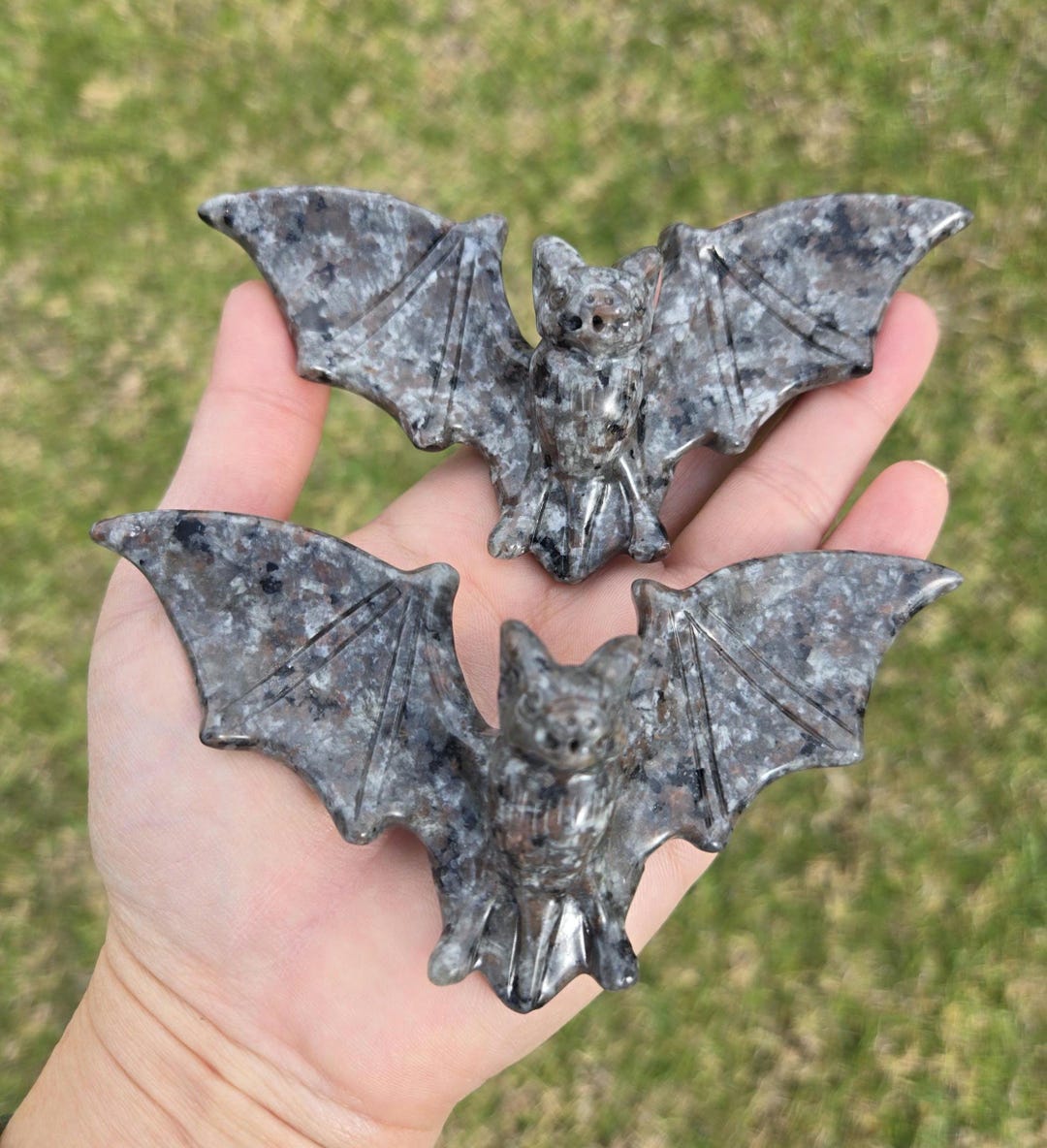 Beautiful Hand-carved Bat Figurine in UV Reactive Yooperlite Crystal - Etsy