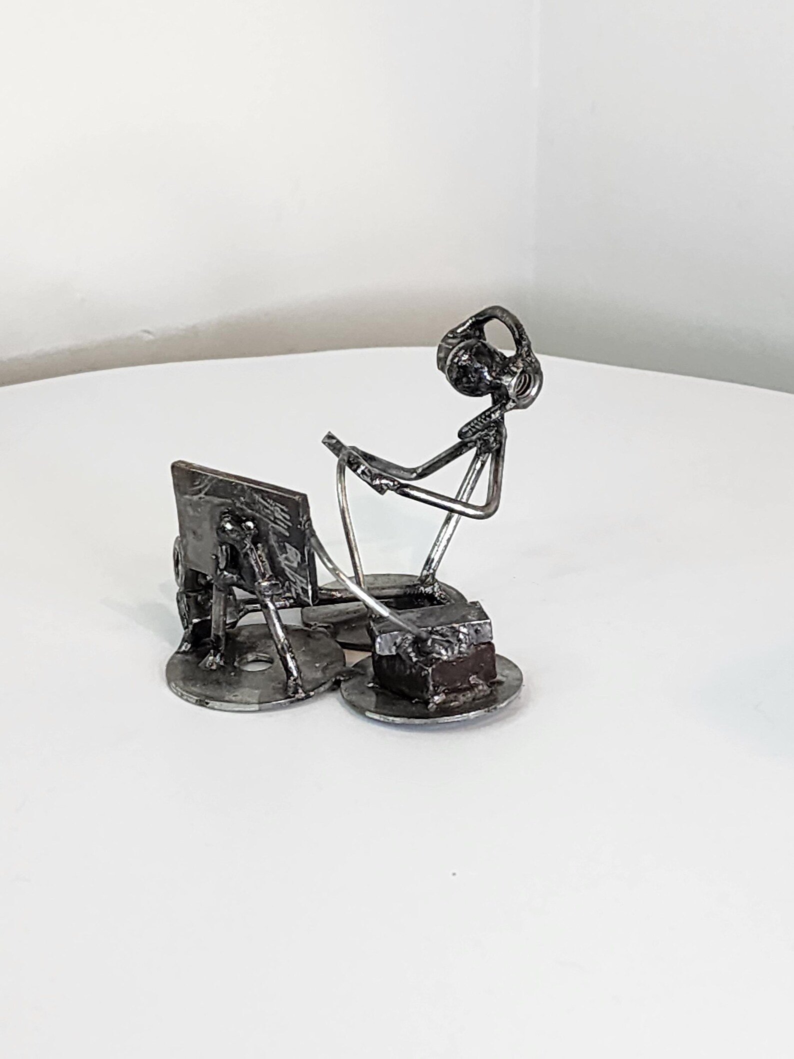 Welded Metal Gamer, Video Game Player - Etsy