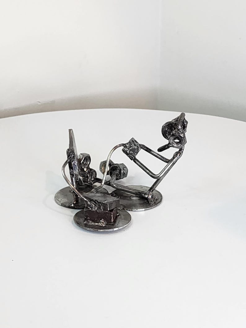Welded Metal Gamer, Video Game Player - Etsy