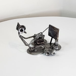 Welded Metal Gamer, Video Game Player - Etsy