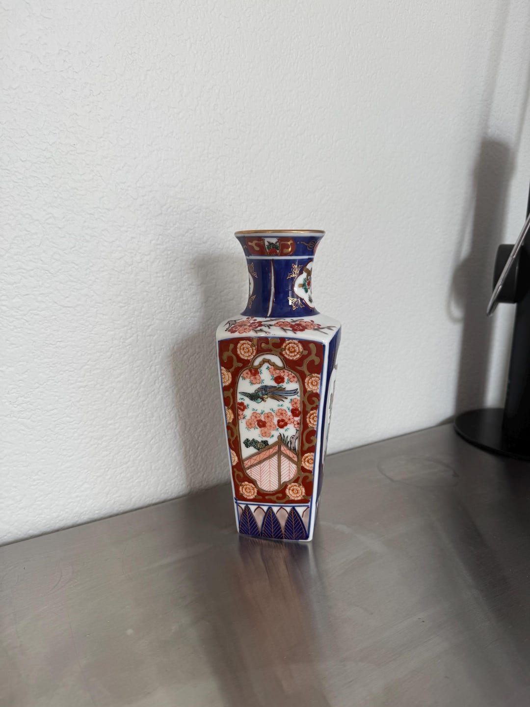 Vintage Large Japanese Gold Imari Hand Painted Classic Vase With Floral ...