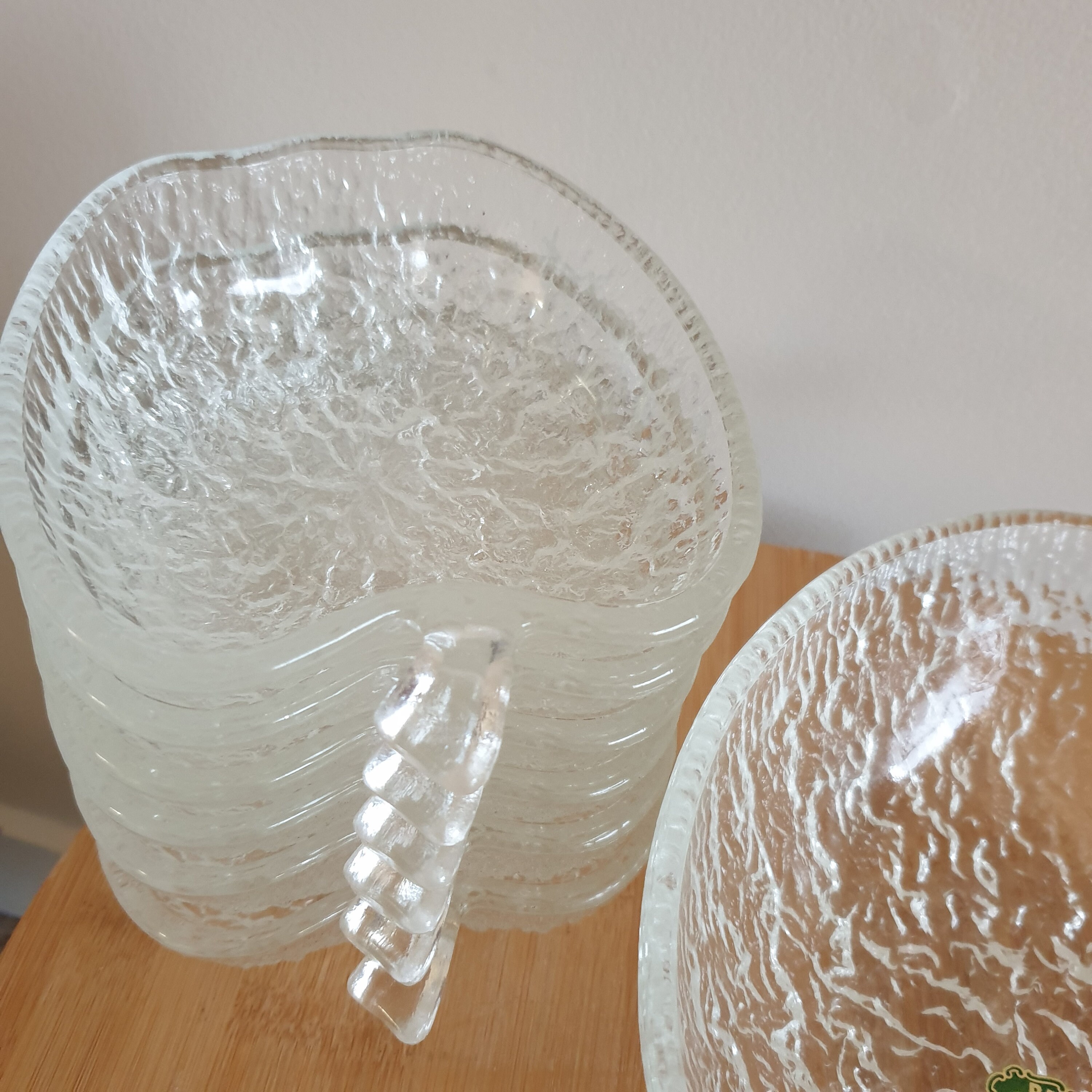 Large Vintage Sized Textured Glass Bowl With 5 Side Bowls. - Etsy.de