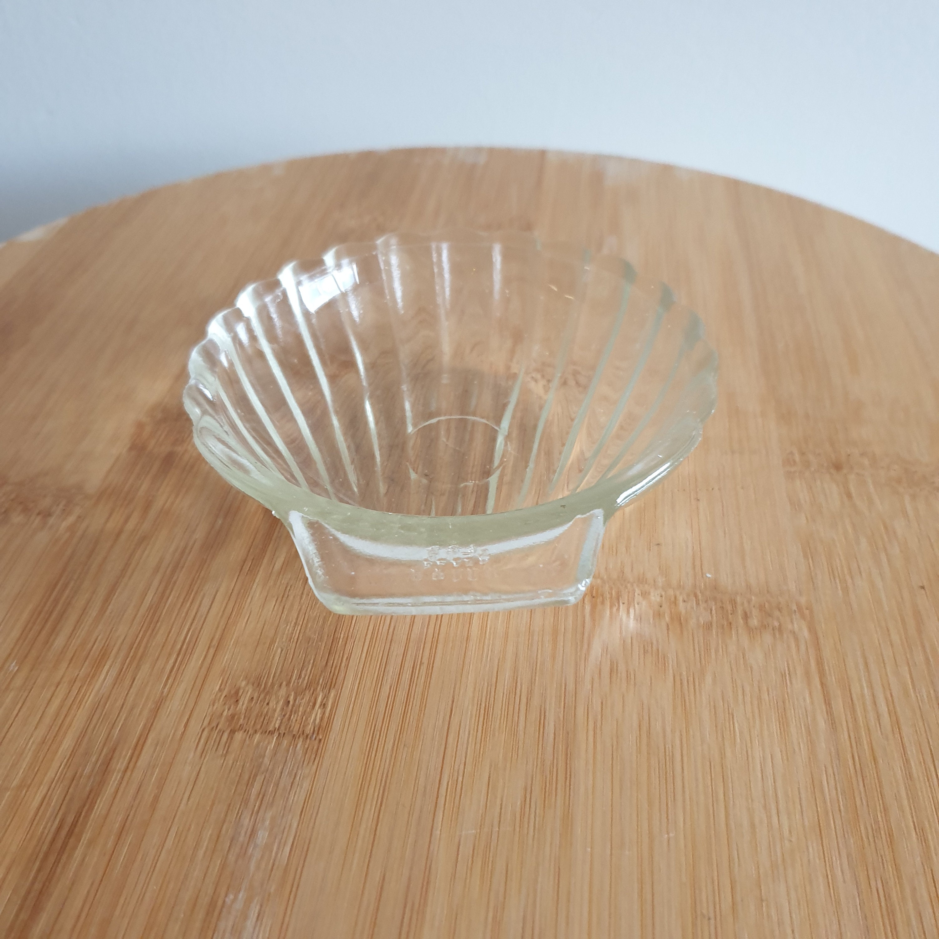 Small Clear Glass Pyrex Shell. Trinket Dish. Condiment Dish. - Etsy ...