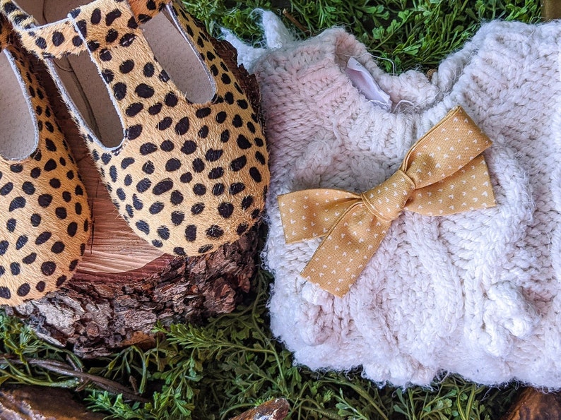 Mini Hearts Mustard MEDIUM Knot Bow | Mustard Hair Bow | Girl's Hair ...
