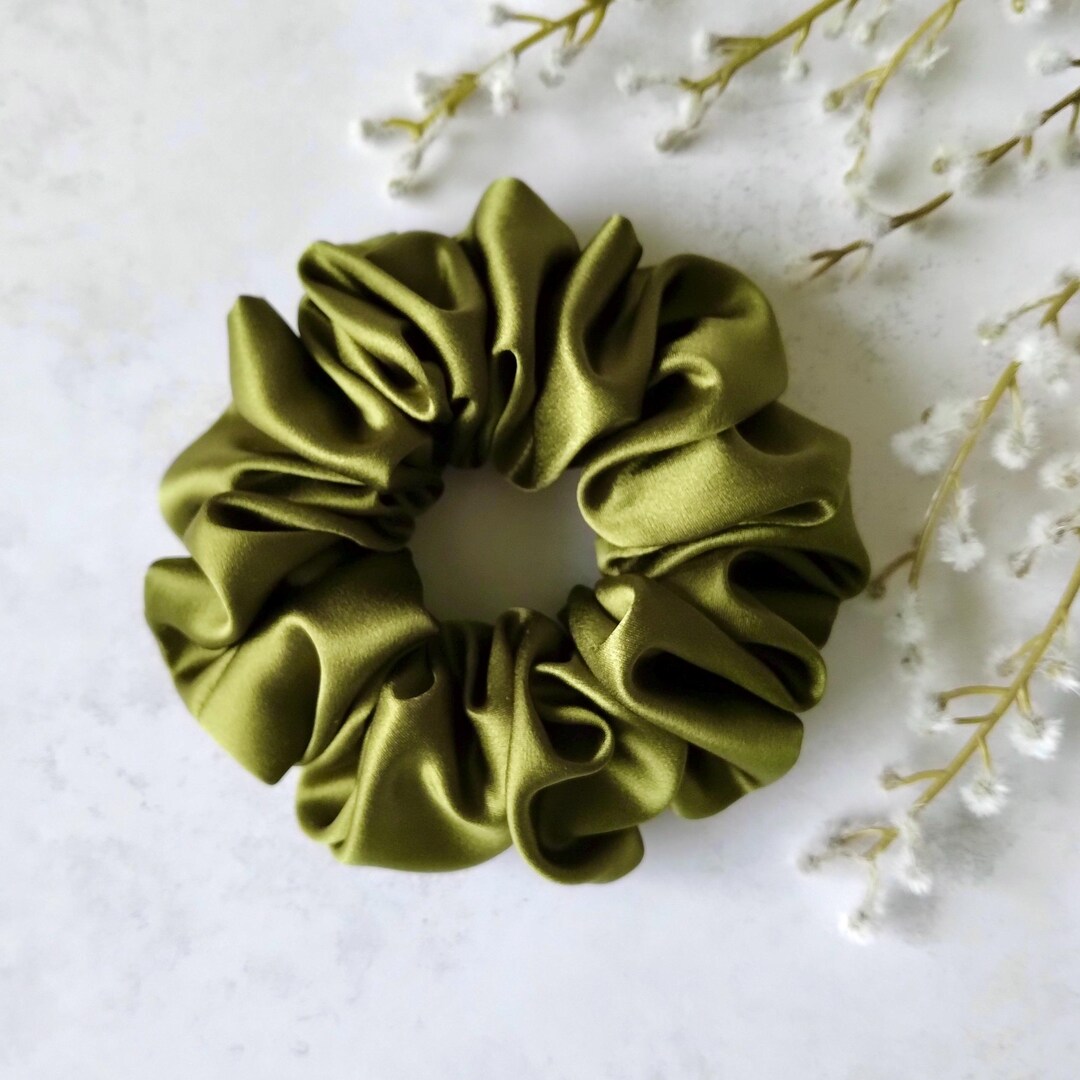 Pure Mulberry Silk Scrunchie - Large Olive Green - 22 Momme - 6A Grade ...