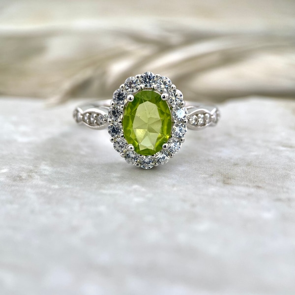 Vintage Peridot Ring - Etsy