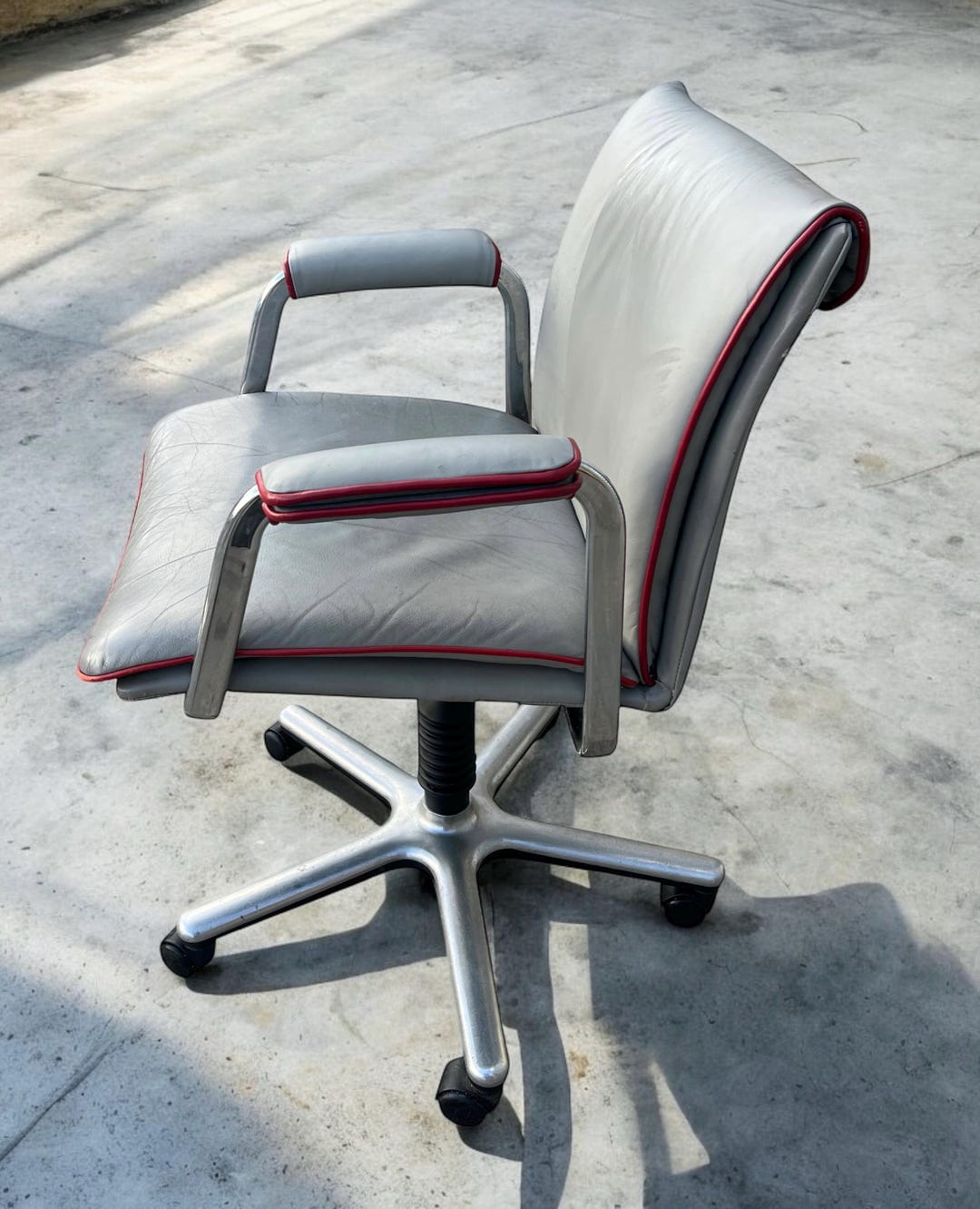 Mid Century Grey Leather Swivel Chair by Suspa England - Etsy