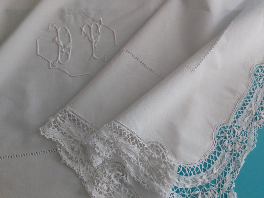 An Antique French Linen Metis Top Sheet With Supremely Beautiful Puy ...