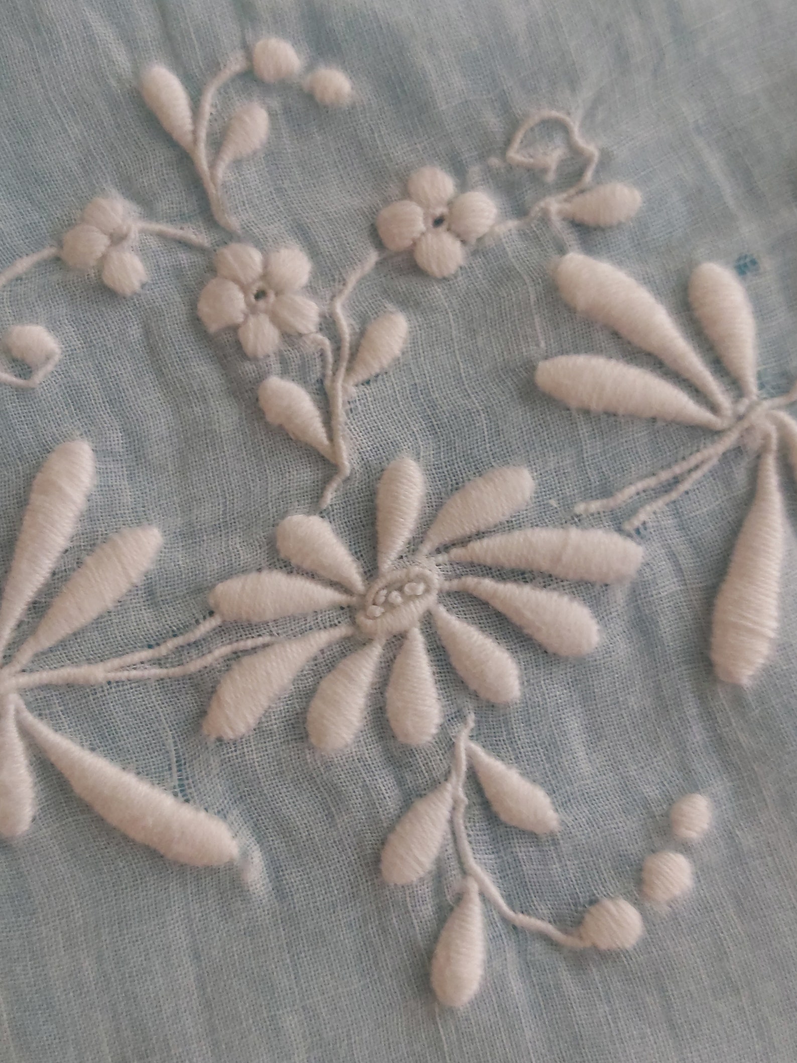 An Exquisite Antique French Fine Doily / Tray Cloth in Batiste With ...