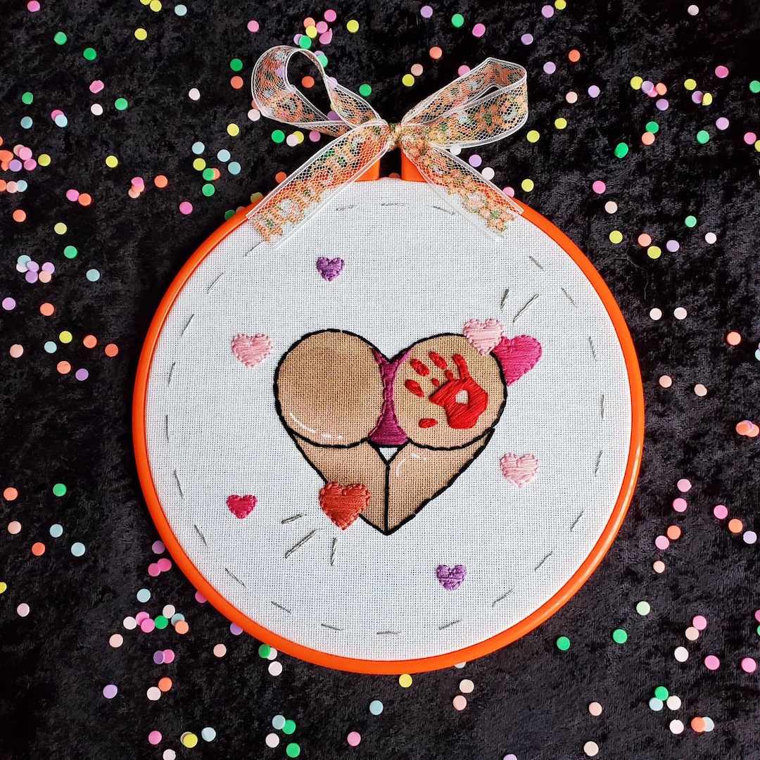 Handmade Spanked Handprint Butt Embroidery // Home Decor - Etsy México