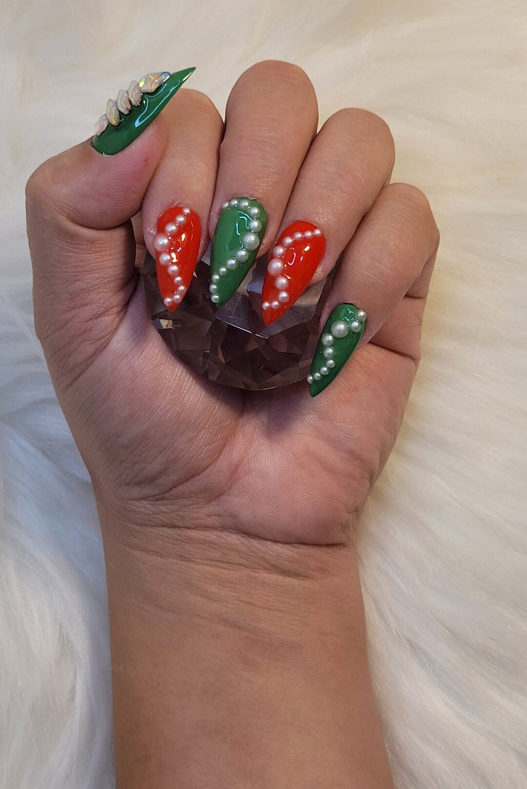 Glitz-mas Tree Set Press on Nails Crystal Tree Pearl Strings Christmas ...