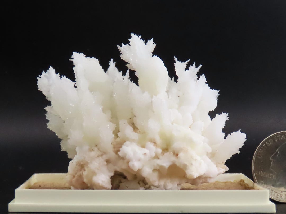 Bi-colored UV Fluorescent Aragonite Frostwork From a Cave System - Etsy