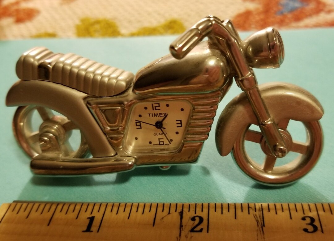 Solid Metal Quartz Desk Clock - Keeps Time, New Battery - Etsy