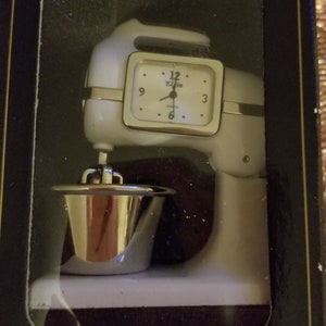 Elgin Collectible Mini Desk Clock - Keeps Time, New Battery - Etsy