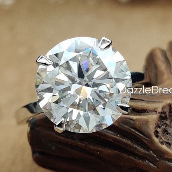 Round Moissanite Engagement Ring - Etsy