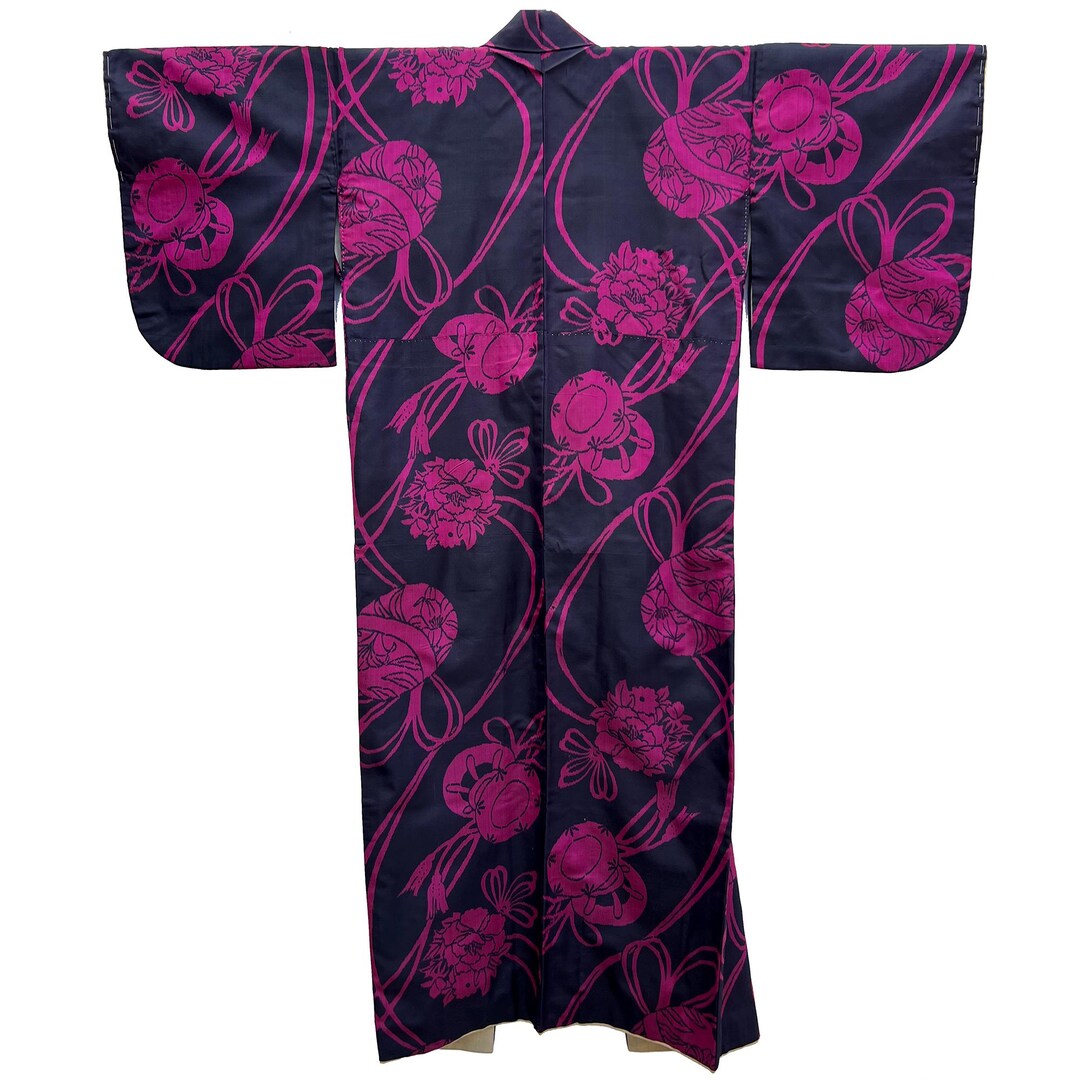 Black and Hot Pink Meisen Kimono With Temari Balls and Floral Motifs - Etsy