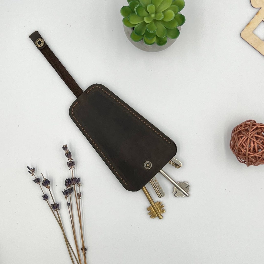 Personalized Leather Key Holder Pouch: Crazy Horse Leather, Holds 5 ...