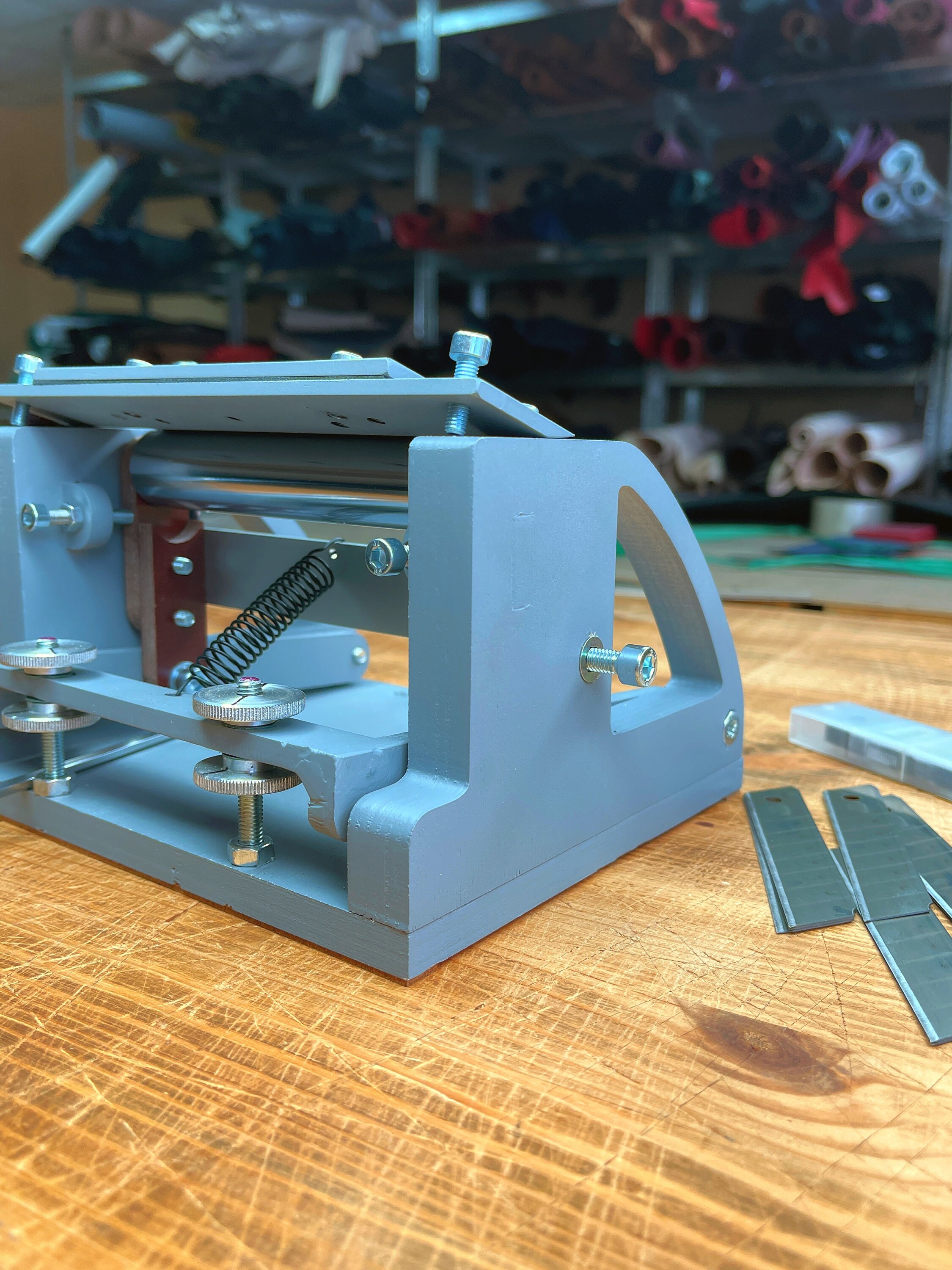 Leather Splitting Machine, Tabletop, Thinning Machine for Leather by ...