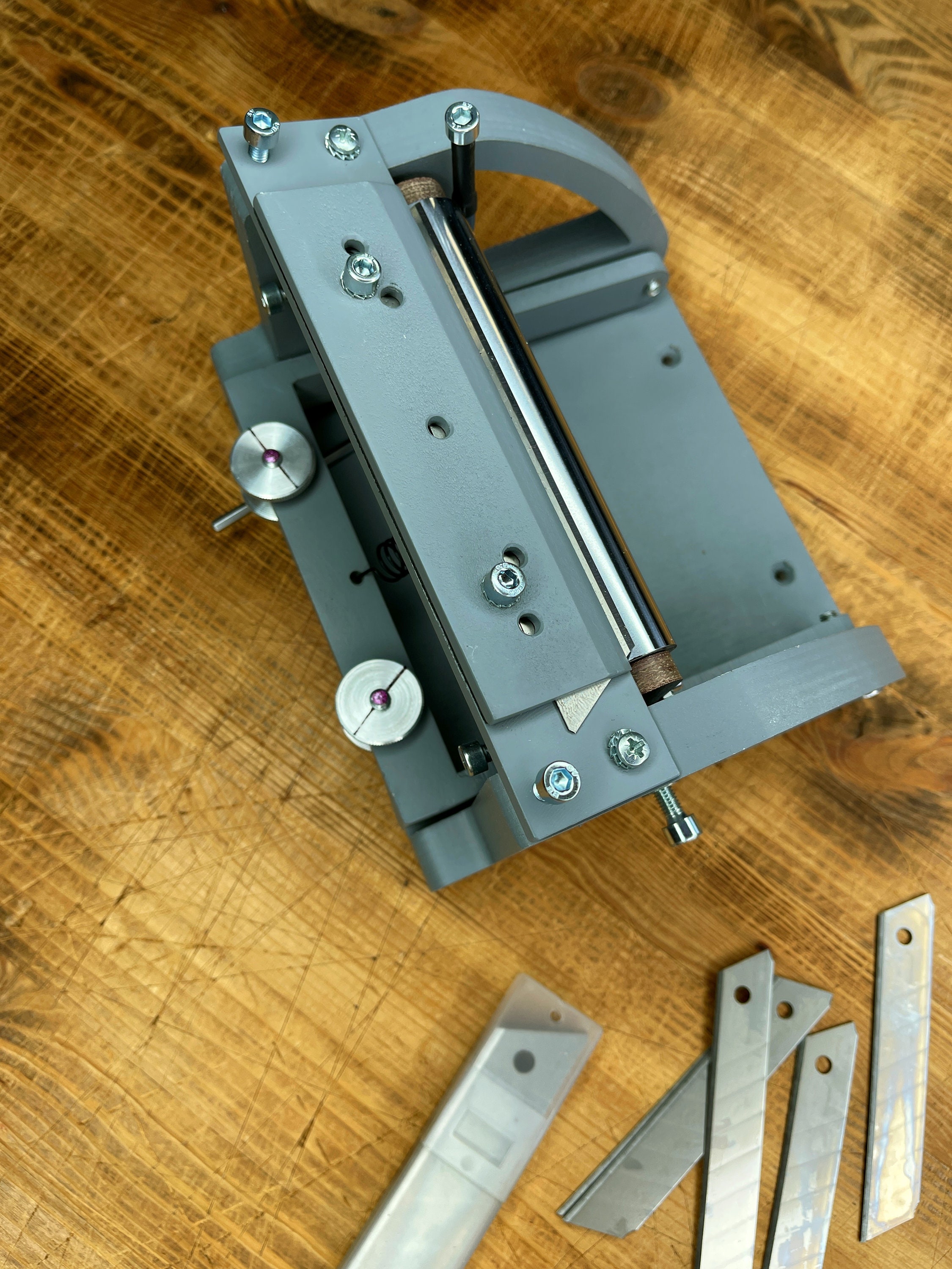 Leather Splitting Machine, Tabletop, Thinning Machine for Leather by ...