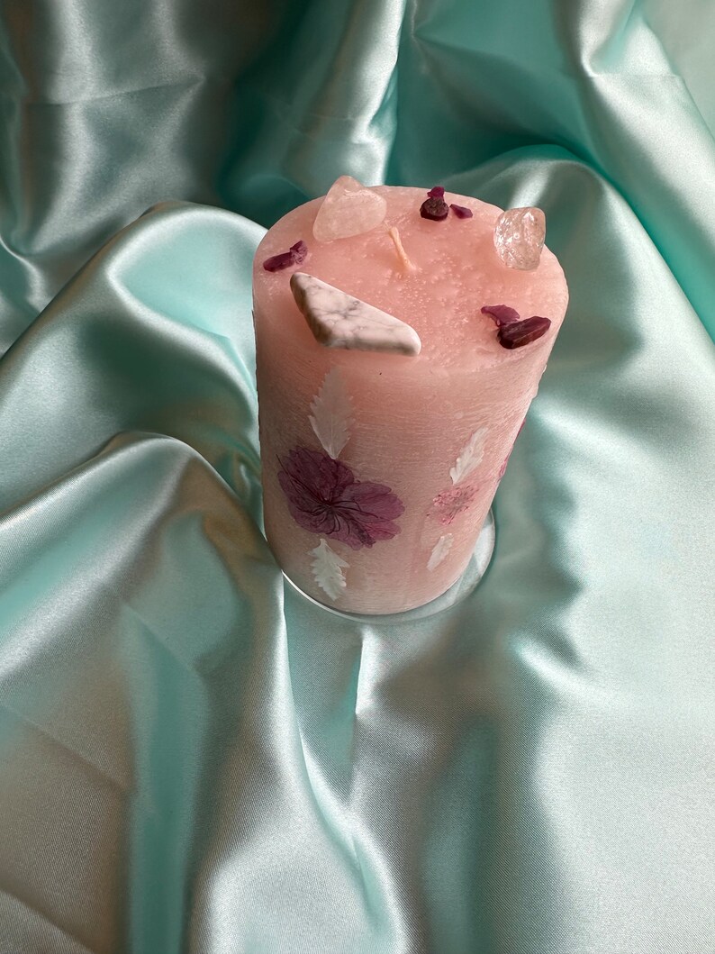 Pretty Pink Cherry Blossoms, Lacy Queen Anne Lace & Bleached White Fern on a Pink Scented Candle ...