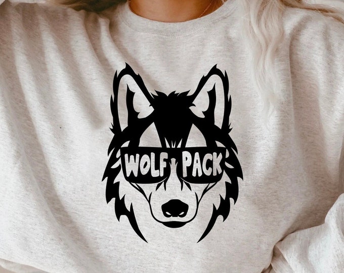 Howling Wolf With Moon Vector Files, Cricut Cut Files ,SVG PNG PDF Eps ...