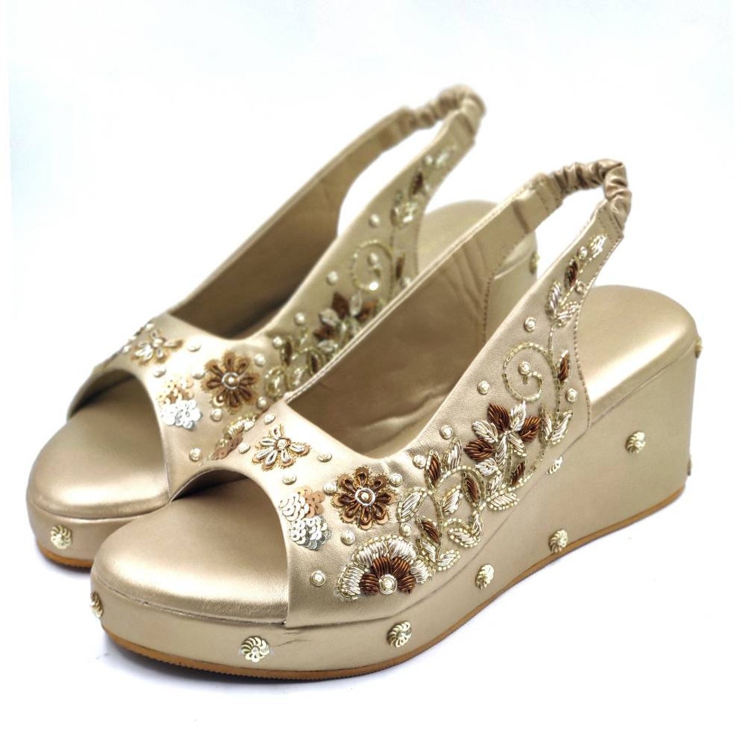 Ethnic Indian Women Velvet / Suede/synthetic Leather Shoe With ...