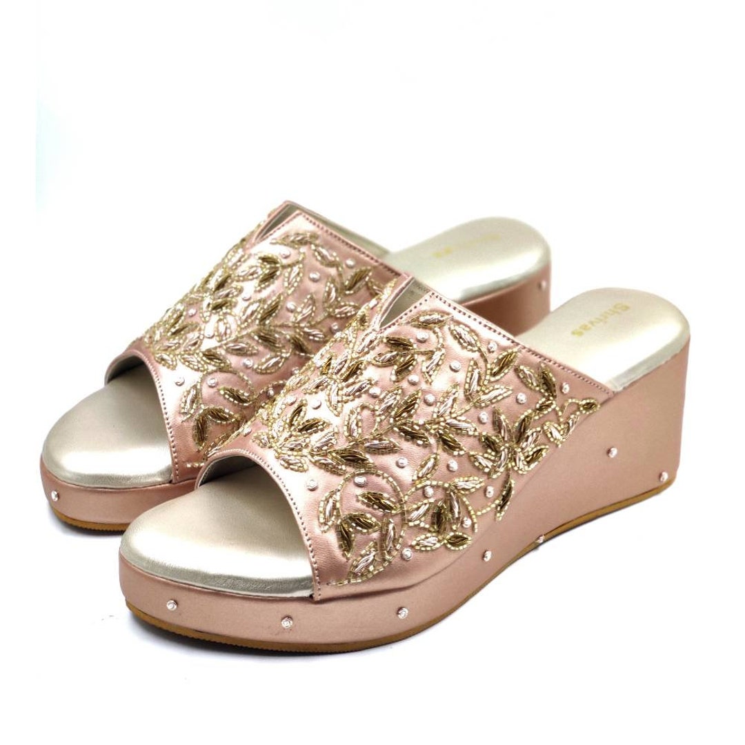 Ethnic Indian Women Velvet / Suede/synthetic Leather Shoe With ...