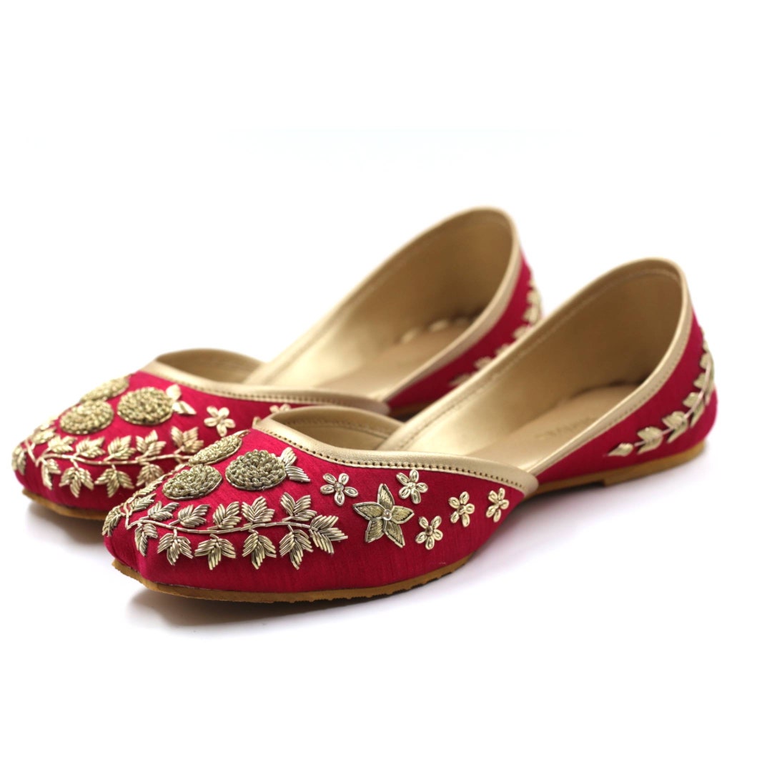 Red Embroidered Punjabi Jutti, Indian Bridal Shoes - Etsy