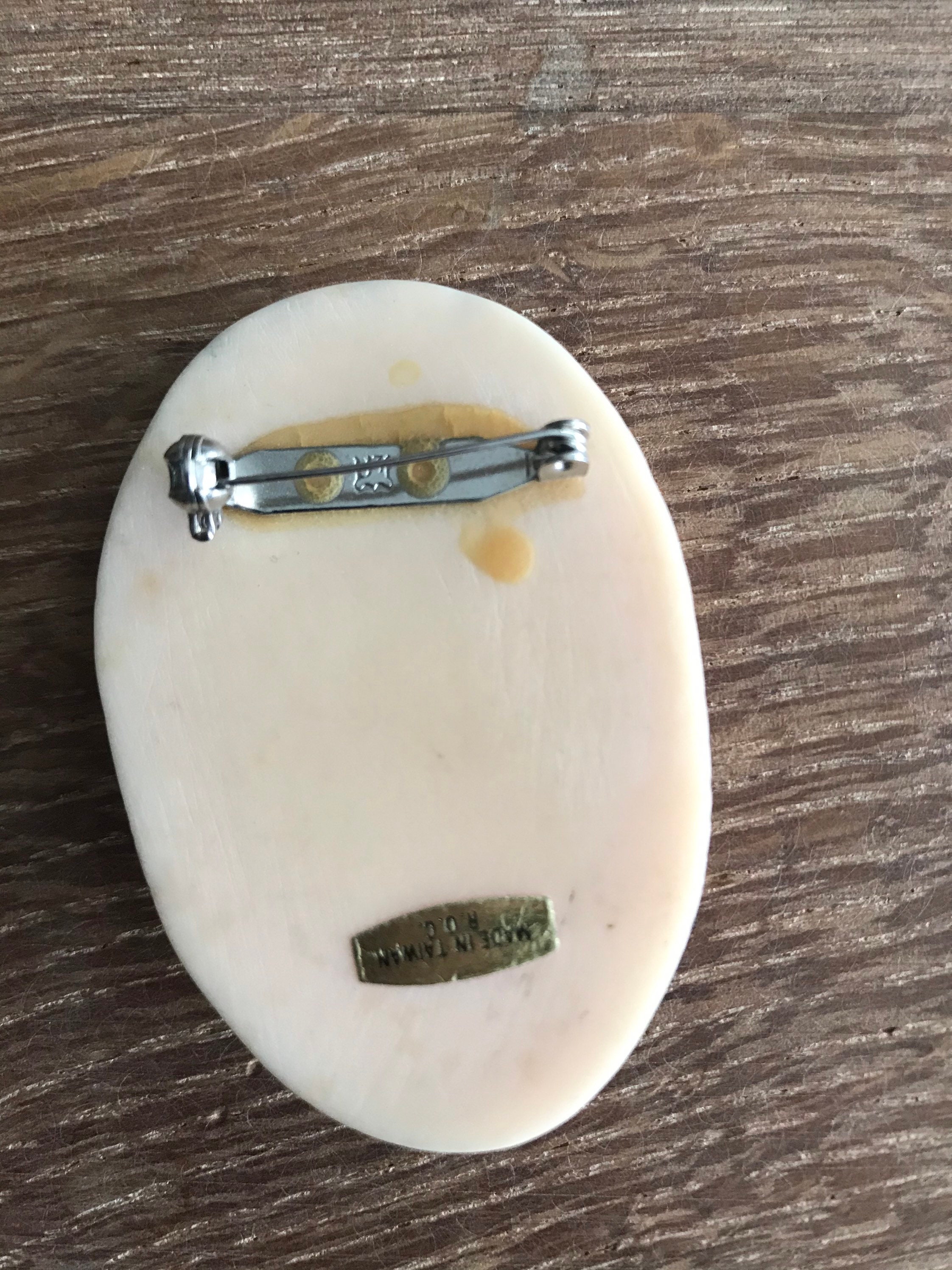 Hand Painted Pin of Lady and Flower - Etsy Denmark