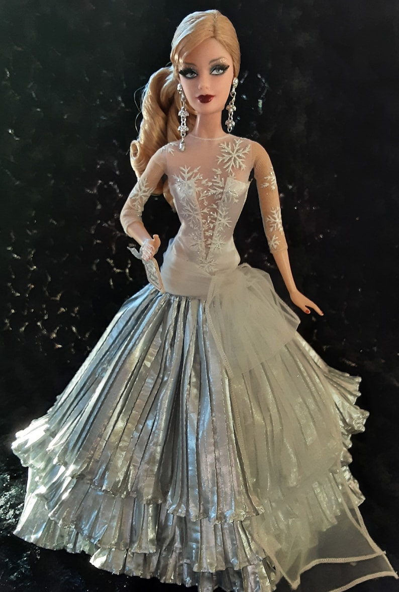 Holiday Barbie 2008--20th Anniversary Barbie - Etsy