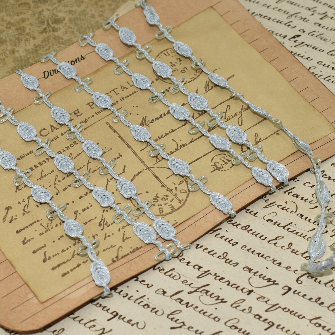 9 Feet Vintage Light Blue Pastel Rosebud Chain Rococo Gimp Green Leaves ...
