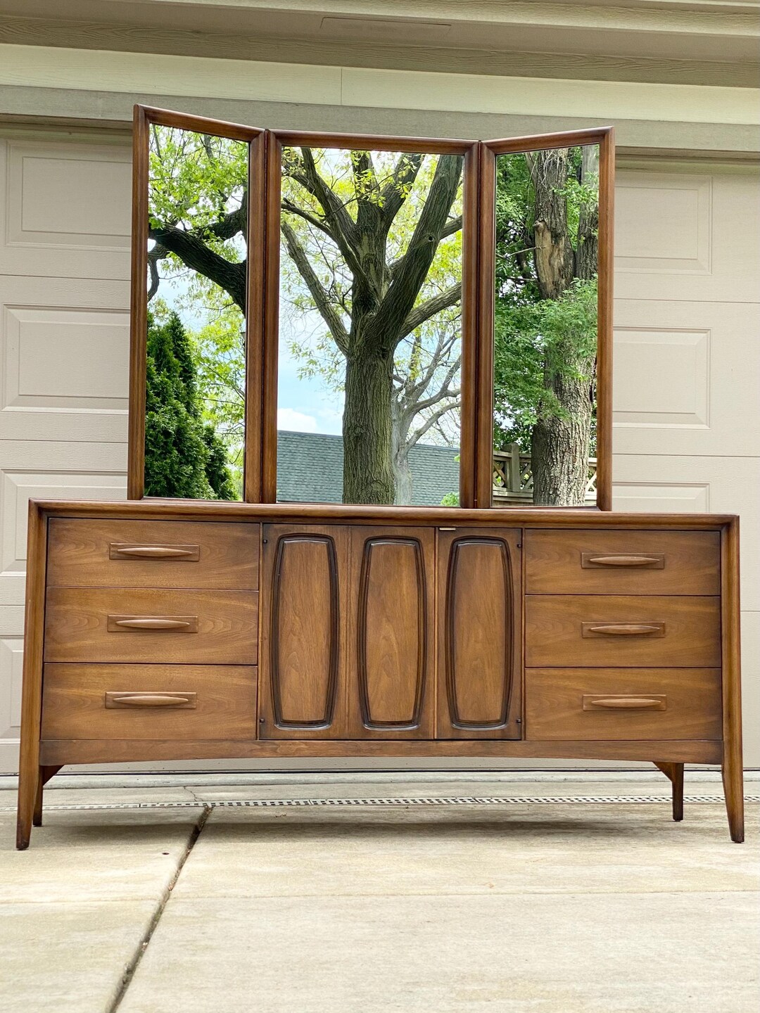 Broyhill Emphasis Dresser With Triple Mirror - Etsy