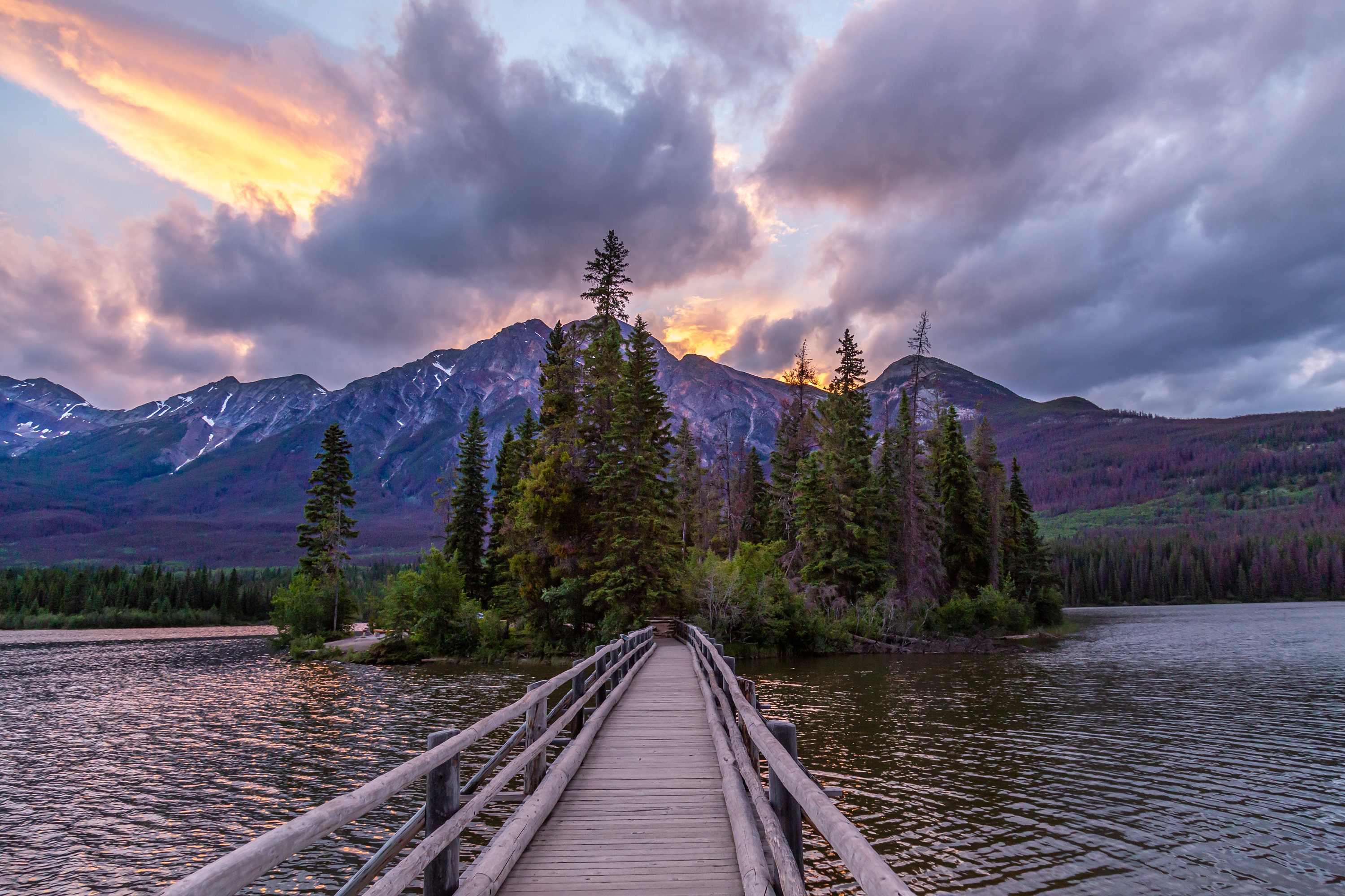 Sunset on Pyramid Lake | Alberta | Landscape | Jasper National Park ...