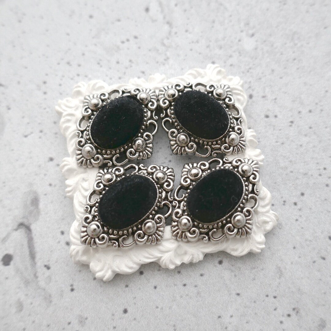 Decorative Silver-tone Buttons, 30mm X 25mm Pierced Silver-tone Diamond ...