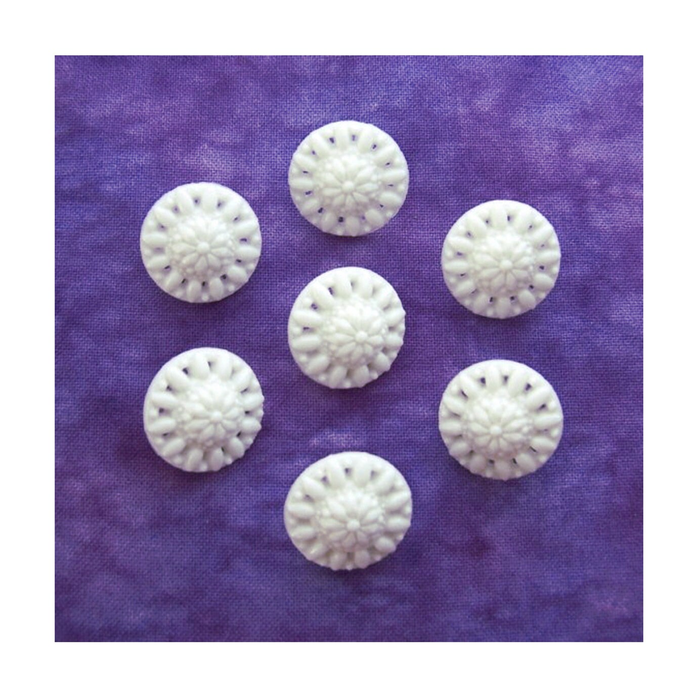 Bursting White Flower Buttons 18mm .71 Inch Carved White - Etsy