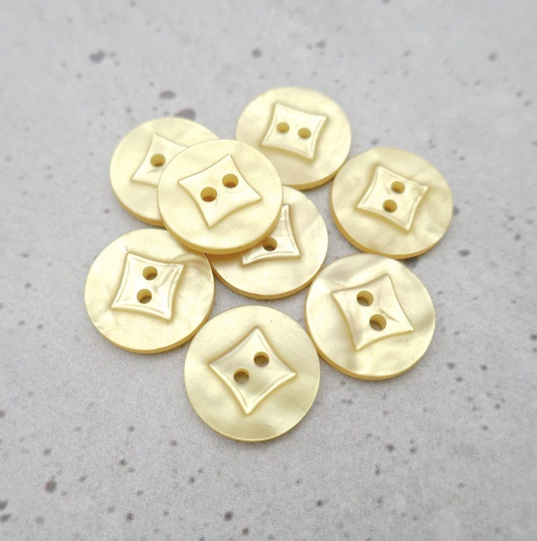 Yellow Sewing Buttons, 18mm .71 - Refreshing Retro Mod Lemonade Yellow ...