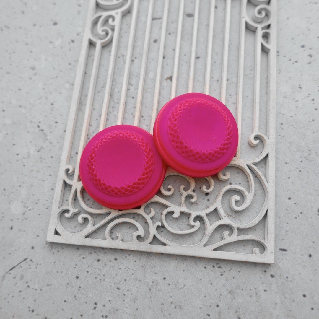 Deep Cerise Pink Buttons, 36mm 1.41 Inch - Modern Etched Mod Magenta ...