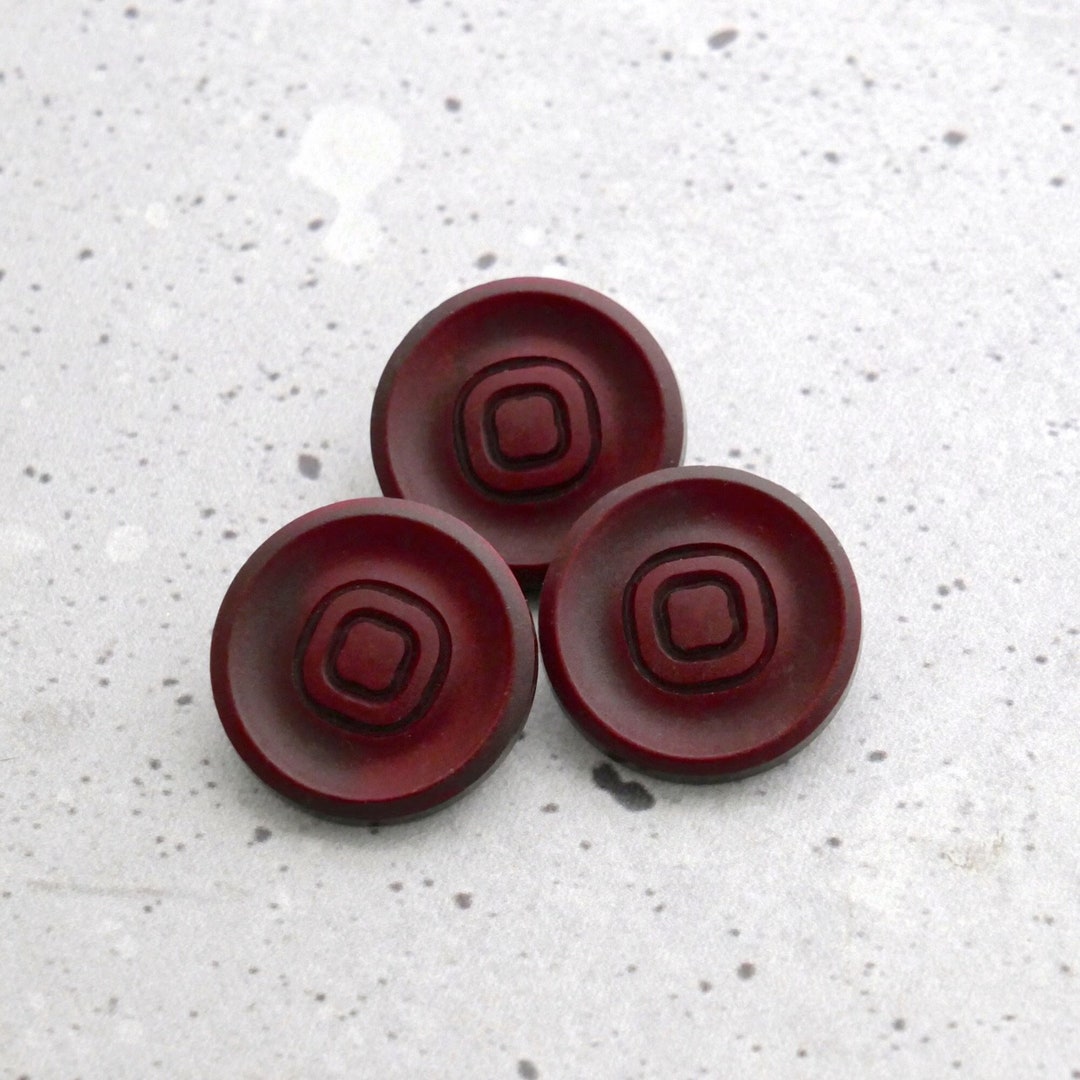 Grenadine Red Buttons, 29mm 1-1/8 Inch - Carved Crimson Red Shank ...